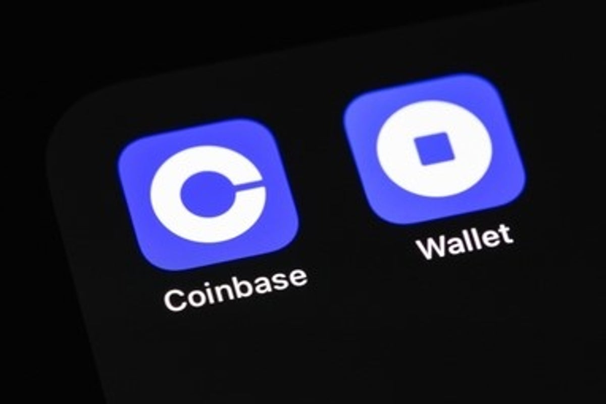 Coinbase vs. Coinbase Wallet: What's The Difference? • Benzinga Coinbase vs. Coinbase Wallet: What's The Difference? • Benzinga