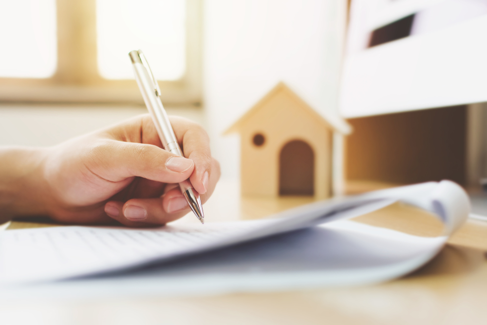 6 Best Mortgage Refinance Lenders of 2025 • Benzinga